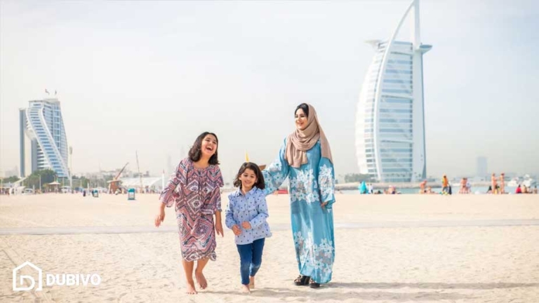 Dubai Beach Rules: Guide to Dress Code, Swimming & Safety